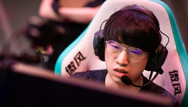 LOL：443 4396 2200 2800,数字背后的比赛梗,你还记得几个?