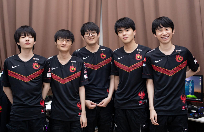 FPX输V5后Doinb微博沦陷，被喷上万评论！多名大主播开团挺小天