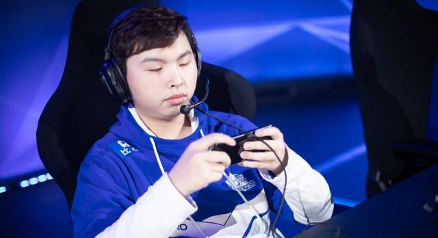 RNG.M团队配合一团糟,Alan直言猫神曾是队霸,打野问题也需重视