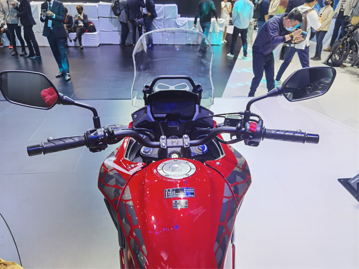 春风800MT和本田400X 你更看好谁？