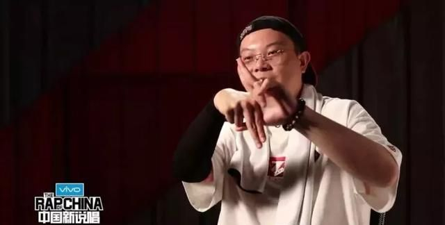 离谱,创造营男团手势与CBLOCK手势相似?