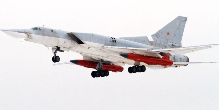 俄军高调公布Kh32巡航导弹，时速高达5马赫，比东风26还要强？