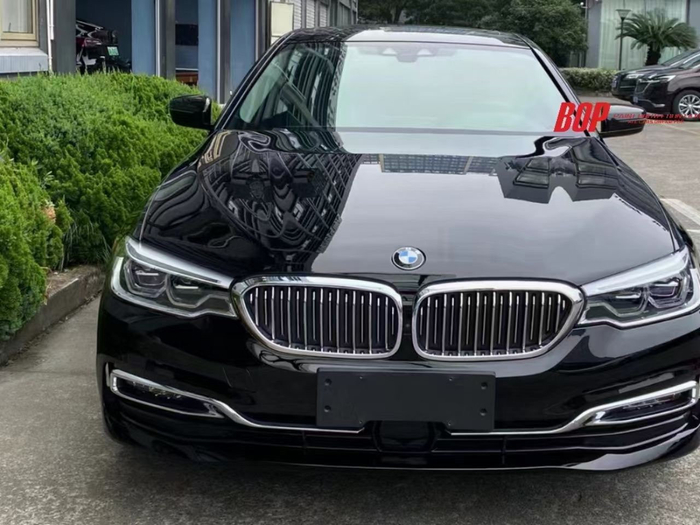膜呗隐形车衣案例：宝马540i贴黯黑隐形车衣 这才是惊艳的开始