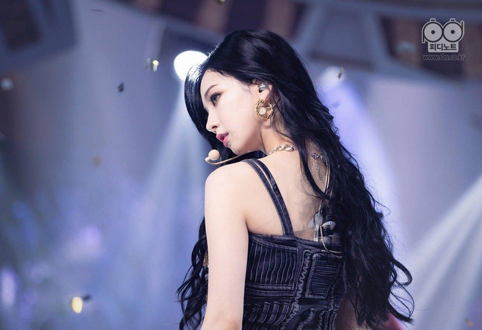 不愧是人间AI!aespa柳智敏身材比例引热议：纤细、却意外丰满