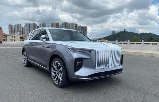 试驾四座版红旗E-HS9,配双电机续航510KM,实力如何?