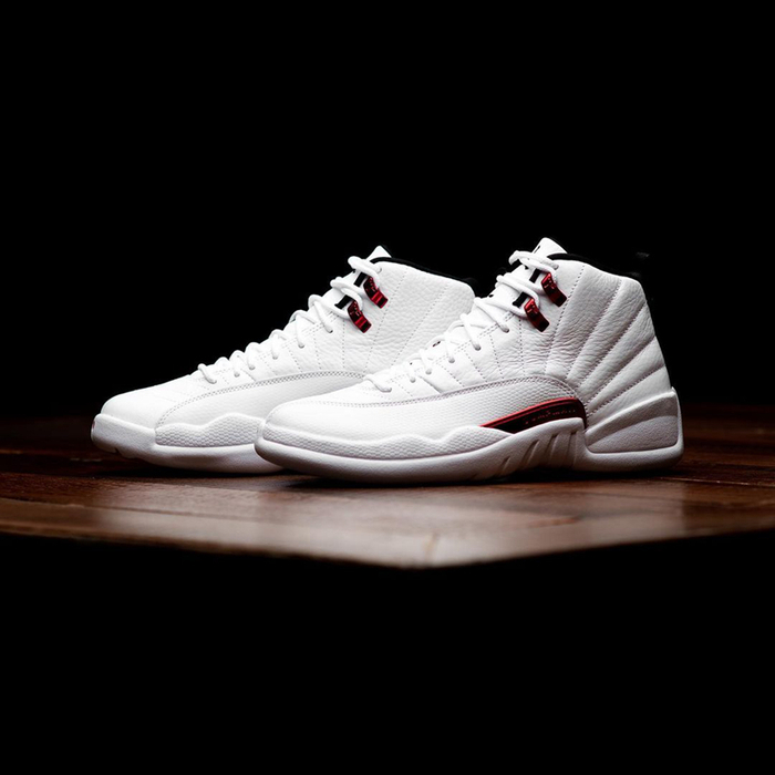 近期最帅 AJ！Air Jordan 12 “红扣” 最新实物曝光！