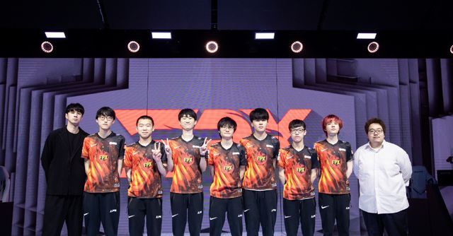 LOL统计至今连胜纪录,FPX代替RNG登顶LPL,PSG整赛季一场不败