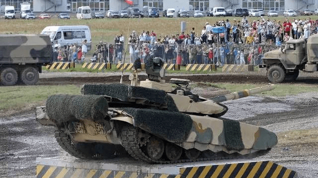 俄军T-90终极版T-90SM坦克展示优异机动性