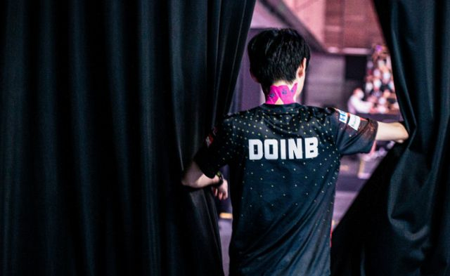 LPL键盘冒奶,Doinb成S11第一中单,前五打野LPL独占三席