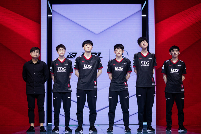 S11世界赛LPL四支队伍历史战绩：RNG入场最多，FPX战绩最好