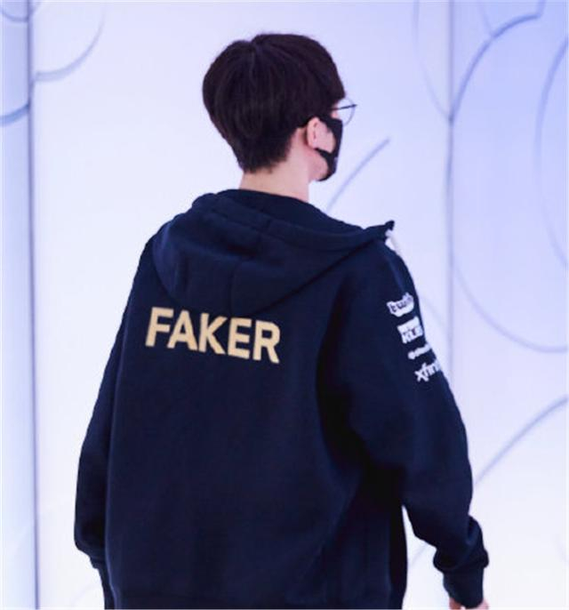 S11八强赛首战零封局，“世一中”被Faker完爆！BP头铁三连成败笔