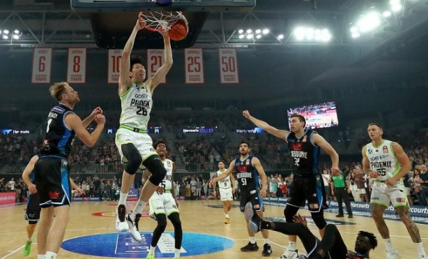 狂砍22+10+7，隐忍爆发，征服全联盟！中国篮球第一人还是你