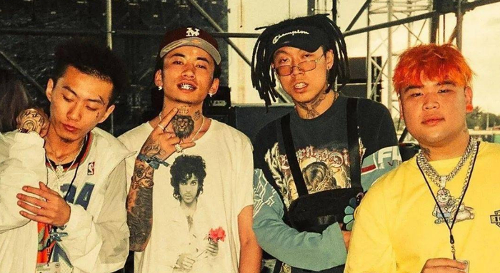 DZknow宣布求婚成功，却遭网友疯狂吐槽，都怪未婚妻黑历史多？|龚叶轩|求婚|未婚妻|说唱|第三者_新浪新闻