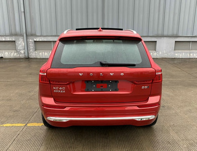 沃尔沃新款XC60实拍曝光！尺寸加长/动力升级，提供两种外观可选