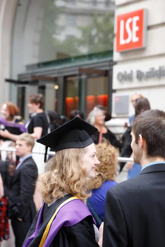 英国G5之一的LSE，各专业的毕业留学生都去了哪？做的什么职业？