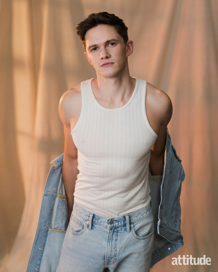 性感爆表！同志力作男主登上同志杂志《Attitude》