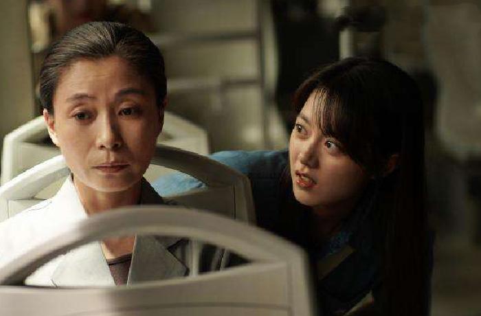 《开端》陶映红:谁年轻的时候还不是个美女?锅姨年轻时很美!