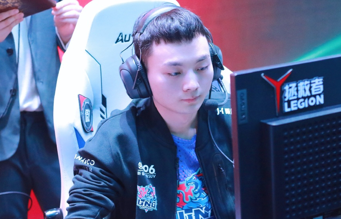 Uzi首发了，EDG与BLG上演另类猪狗大战！XLB迎来首秀