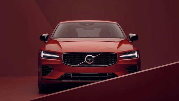 奥迪A4L对比沃尔沃S60,谁的低配车型性价比高？