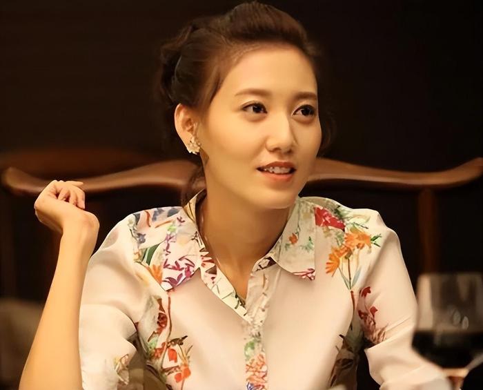 太长脸了！这7位女明星都是 大长脸”，却美得很高级陈慧珊郭珍霓五官新浪新闻