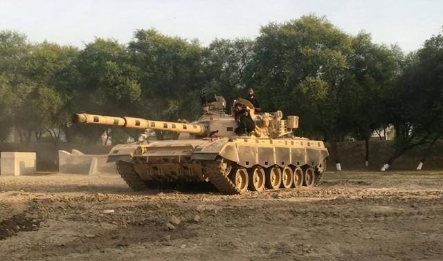 巴基斯坦升级中国老坦克！换新火控、发射贫铀弹，能穿印度T90