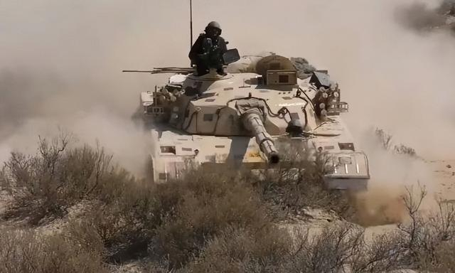 巴基斯坦升级中国老坦克！换新火控、发射贫铀弹，能穿印度T90