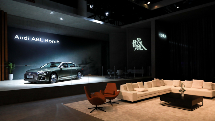 奥迪A8L家族“蓉”光焕新，2022成都车展上市82.98万元起售