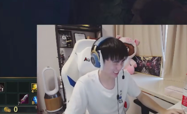 真不是没邀请Mlxg？Letme直播回应婚礼，网友：演技太拙劣