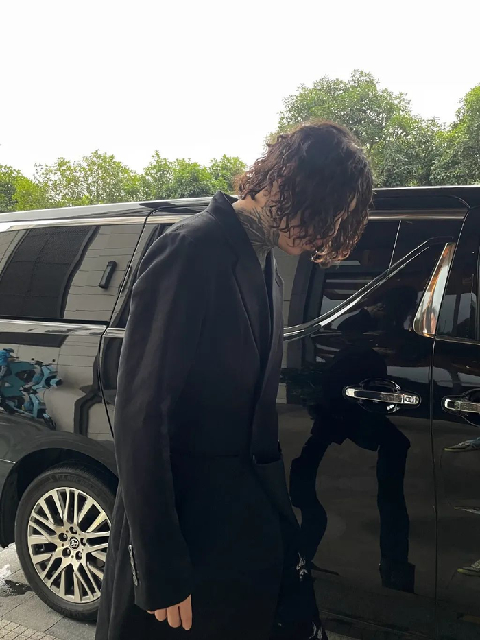 又一组！PSY.P再更新一组OOTD照！