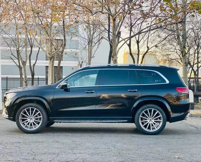 百万级别最能打？367马力+四驱，奔驰GLS450配置解析