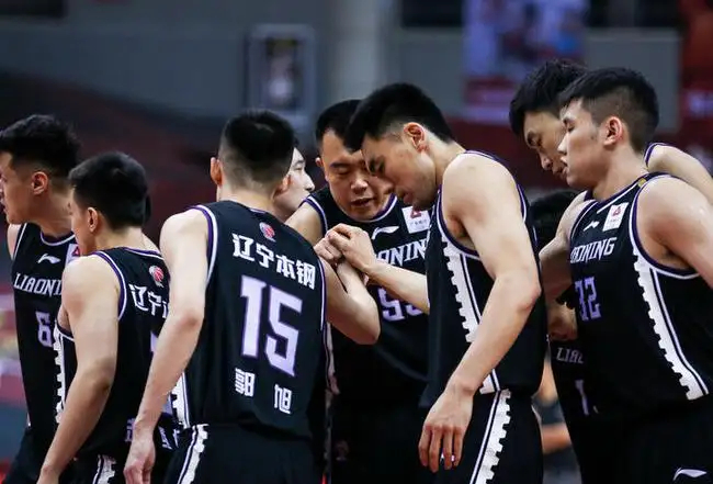 反转!资深媒体人曝出争议猛料:中国篮球姚明遭质疑，球迷骂声一片