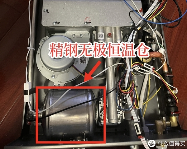如何挑选到一款可以令人满意的燃气热水器？COLMO CX616 燃气热水器功能分析（附拆机讲解+恒温实测）