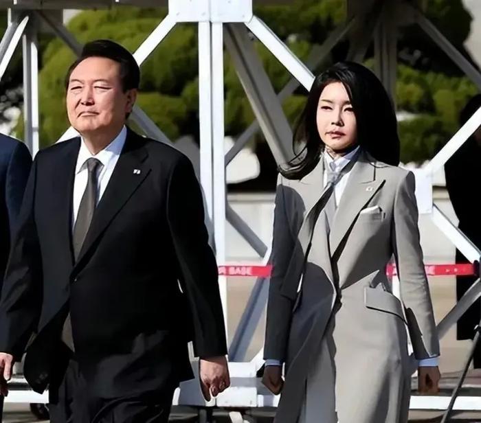 韩国的整容业,都是总统夫人做宣传