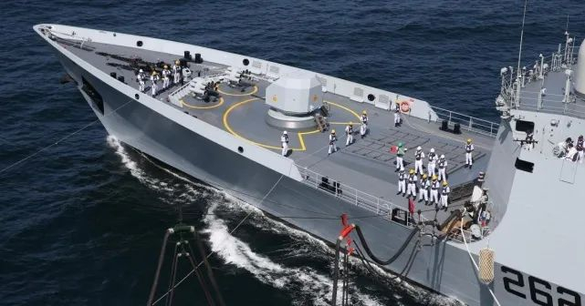 巴基斯坦联合演习！2艘054AP护卫舰领航，大佬却是中美双舰