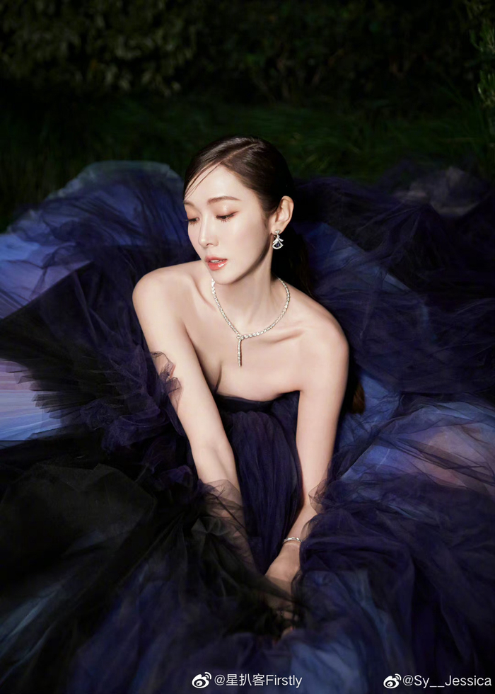 wuli美女就是爱嘟嘟嘴，好可爱呀这真的太宠粉了