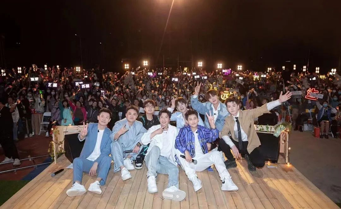 0713再就业男团“出道”一周年，红到什么水平了？