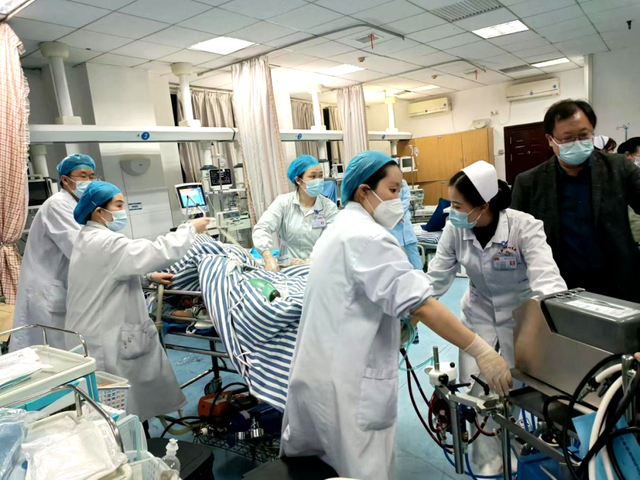 女子心脏骤停命悬一线，ECMO辅助下PCI手术重启生命“复苏键”