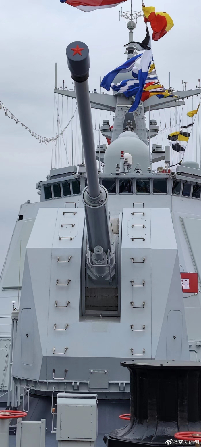 向群众开放的052DL型导弹驱逐舰“开封”舰！|052DL|开封市|中国海军_新浪新闻