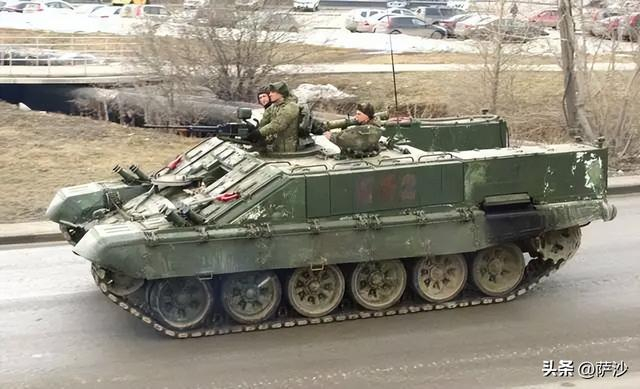 俄国盾被乌克兰的矛轻易刺穿：BMO-T重型装甲车在俄乌战争的遭遇