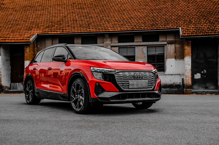 提供6座/7座布局，车长超4.8米，2023款Q5 etron上市