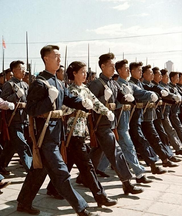 5000多个师，44000多个团，解放军大办民兵师，战斗力堪比核弹？