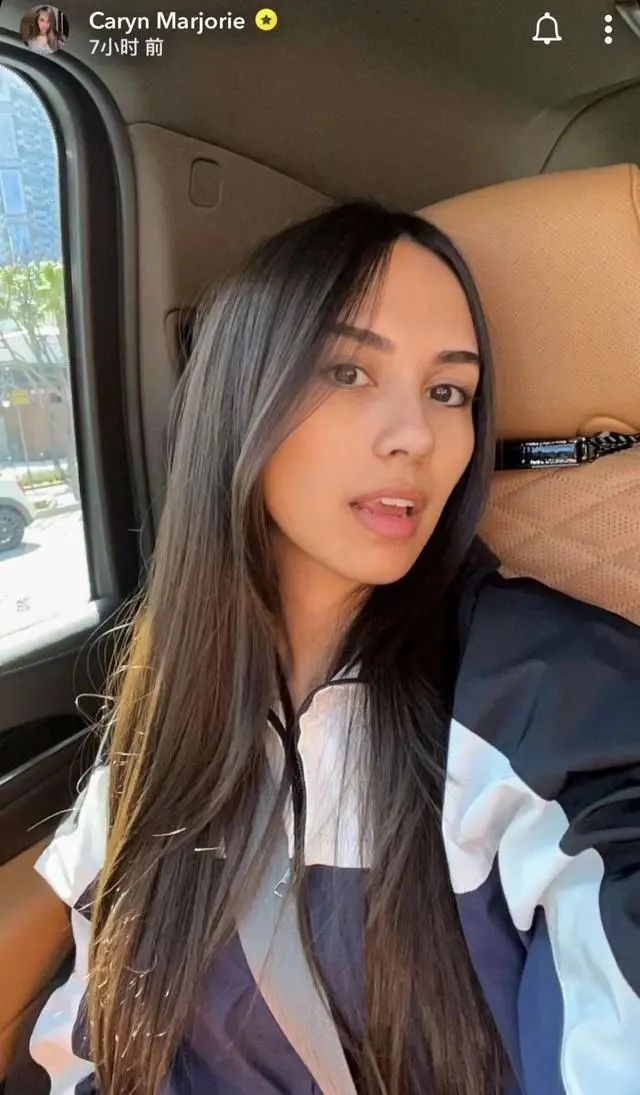 美国网红把自己做成AI，和网友恋爱月入百万。结果AI失控，狂说虎狼之词