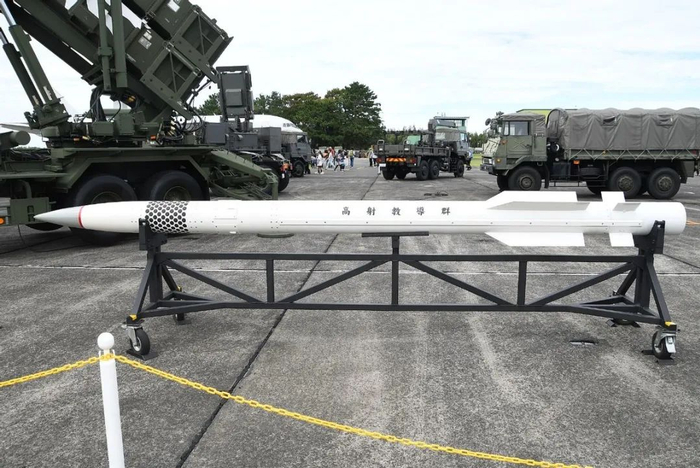 俄军“匕首”高超音速武器，被爱国者导弹击落，到底是谁在撒谎？