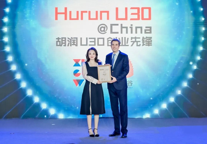 对话胡润U30 | 山西光之源科技CEO郝雨馨：新能源技术助力“碳中和”，为社会创造价值