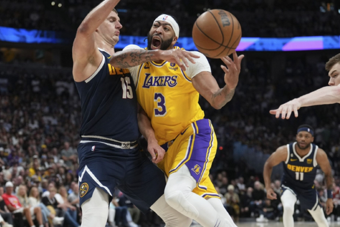 从嘲笑湖人，到理解湖人，再到成为湖人，联盟第一强队果然最无解