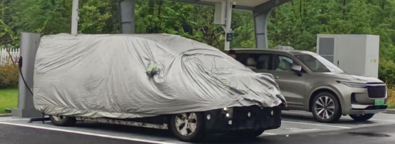 车身体量庞大，理想全新MPV W01测试车曝光