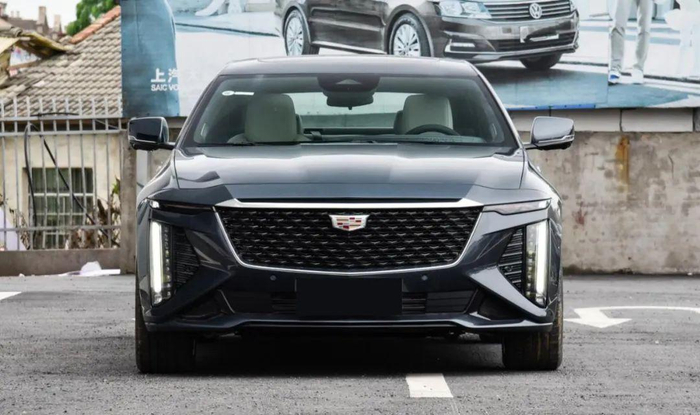 36万预算，选“情怀”皇冠SC，还是全新凯迪拉克CT6？