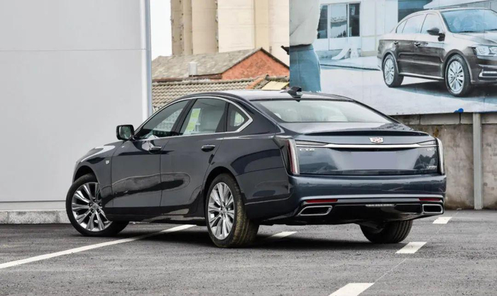 36万预算，选“情怀”皇冠SC，还是全新凯迪拉克CT6？