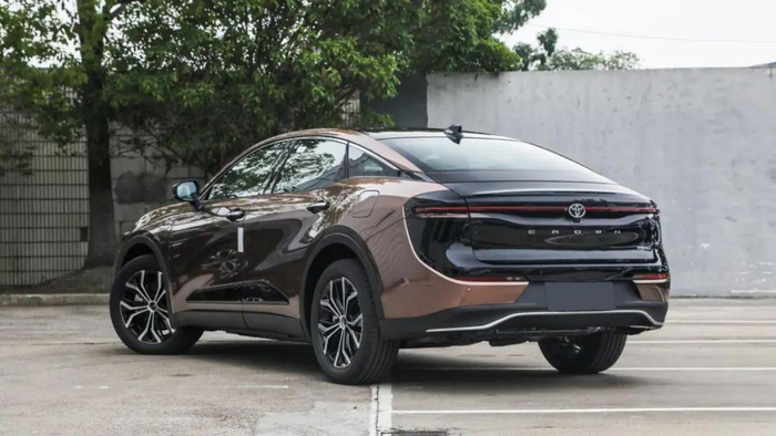 36万预算，选“情怀”皇冠SC，还是全新凯迪拉克CT6？