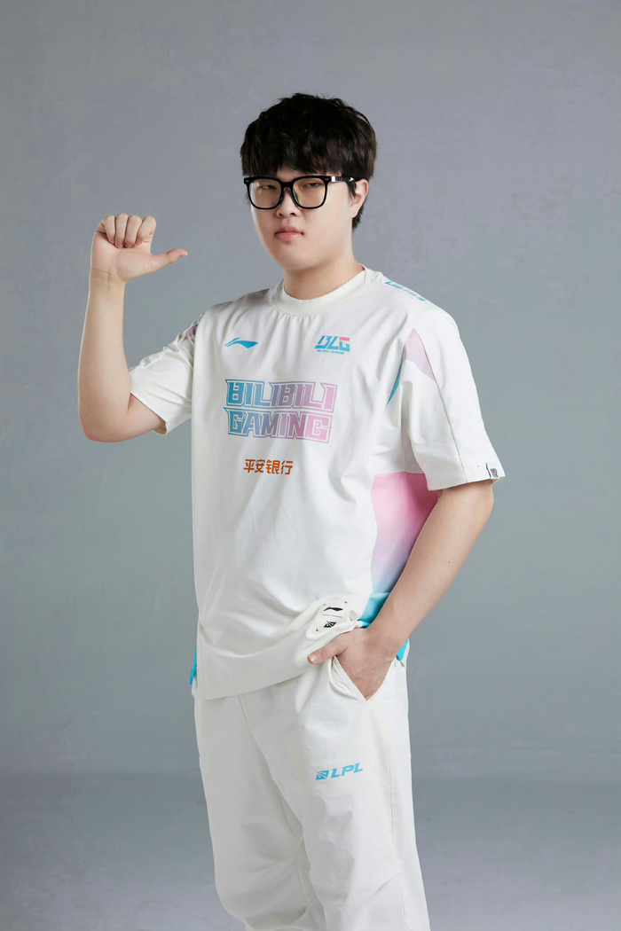 BLG的Bin、Xun、Elk三人入选亚运会名单……|blg|Bin|英雄联盟_新浪新闻
